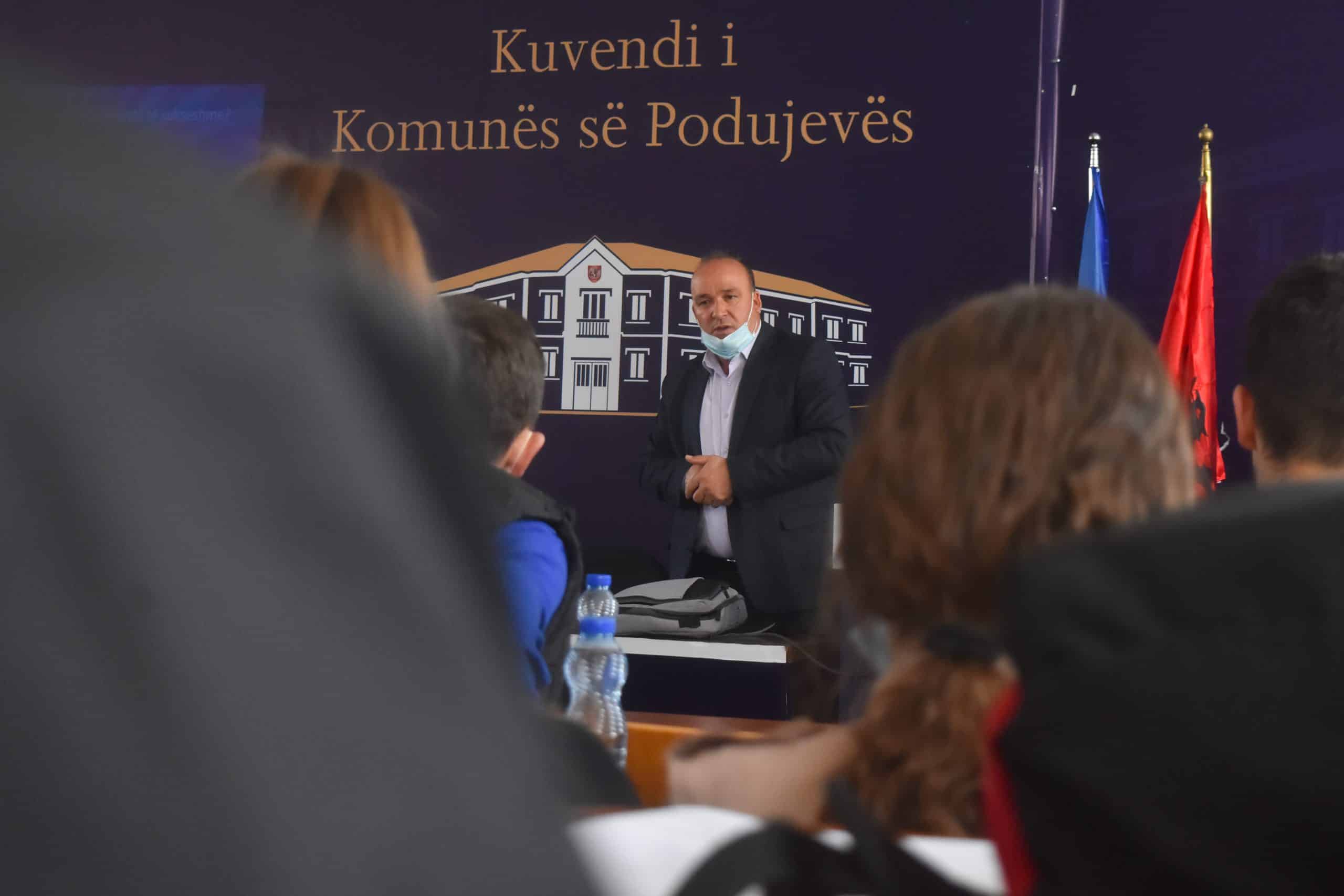 U mbajt trajnimi për nxënës dhe student për orientim në karrierë ...